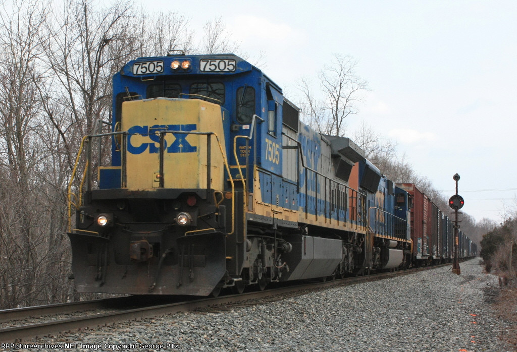 CSX 7505 and train D732